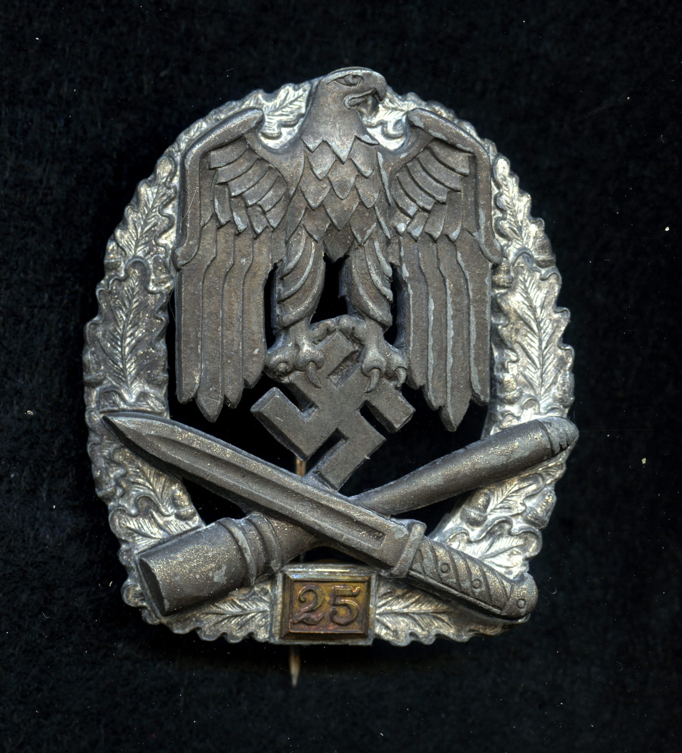 Silver Grade General Assault Badge for 25 assaults by Rudolf Souval ...